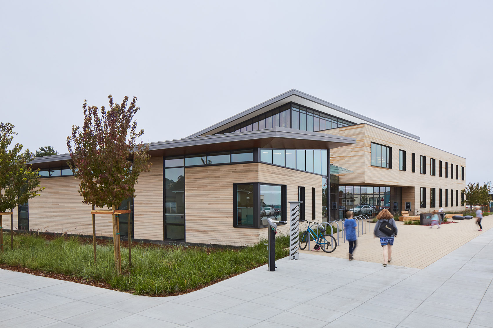 Half Moon Bay Library by Noll & Tam Architects - 谷德设计网