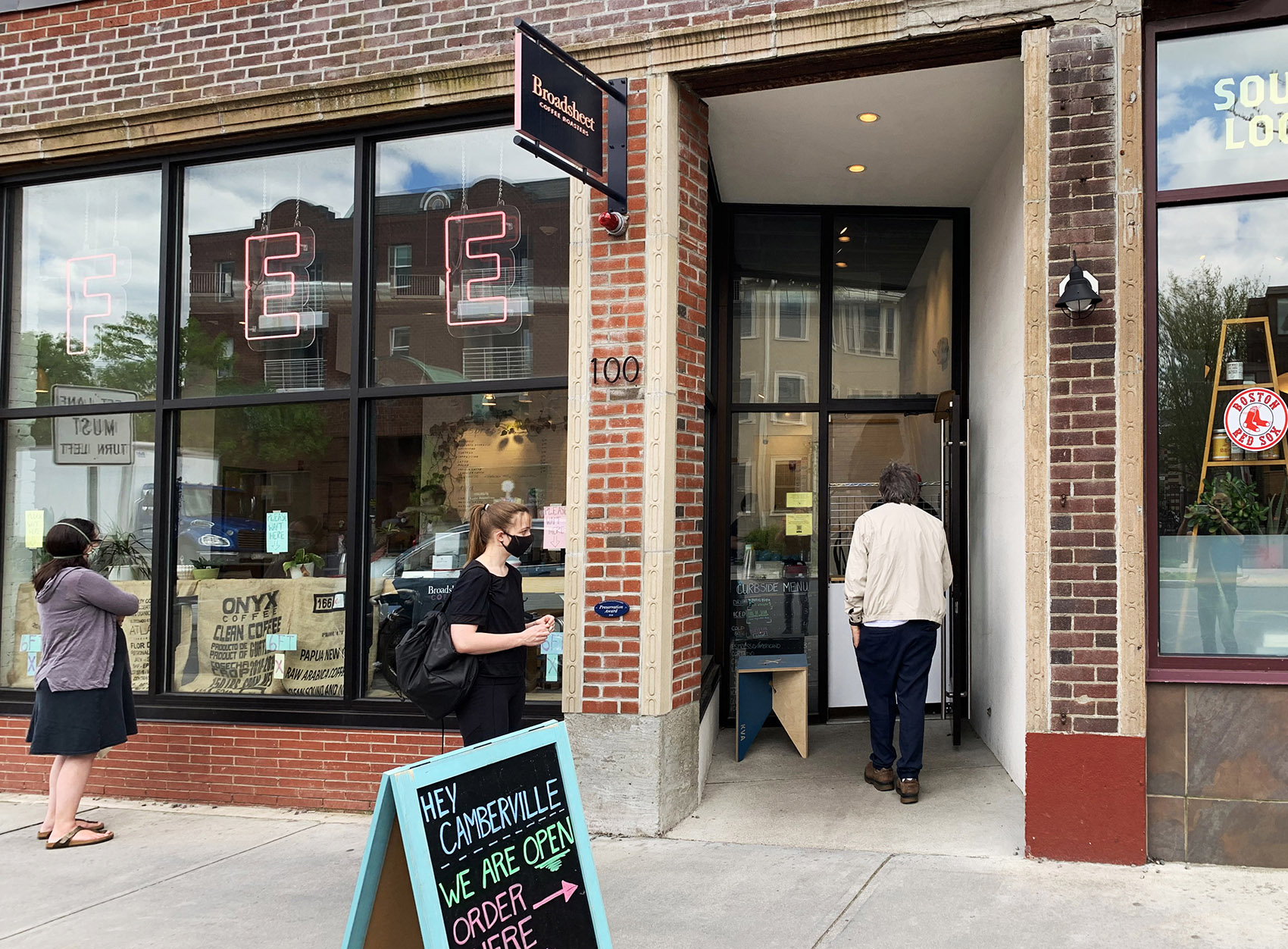 CURBSIDE TABLE，Boston by KVA Matx - 谷德设计网