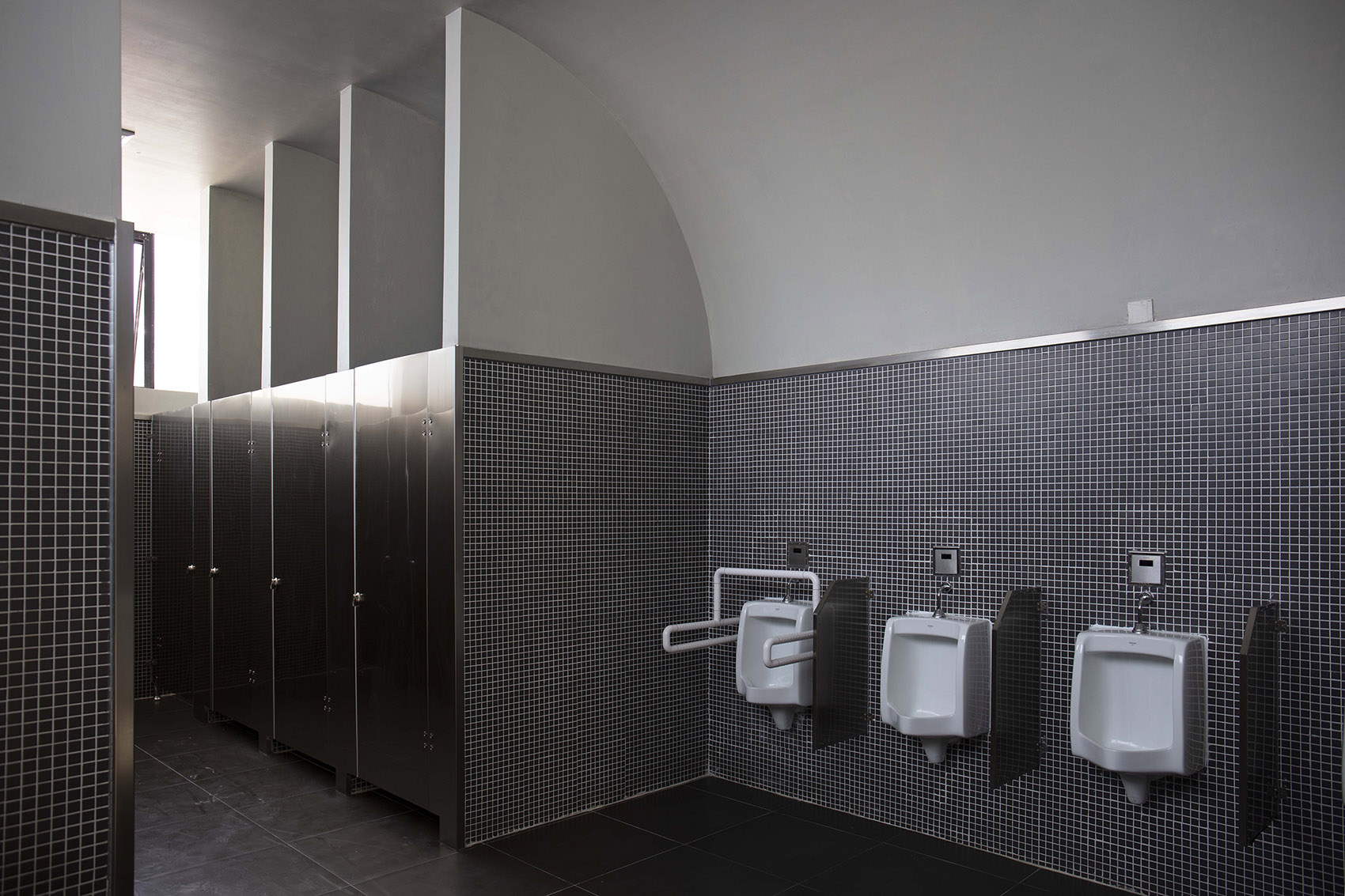 Public toilet in Beijing International Sculpture Park by Rushi ...