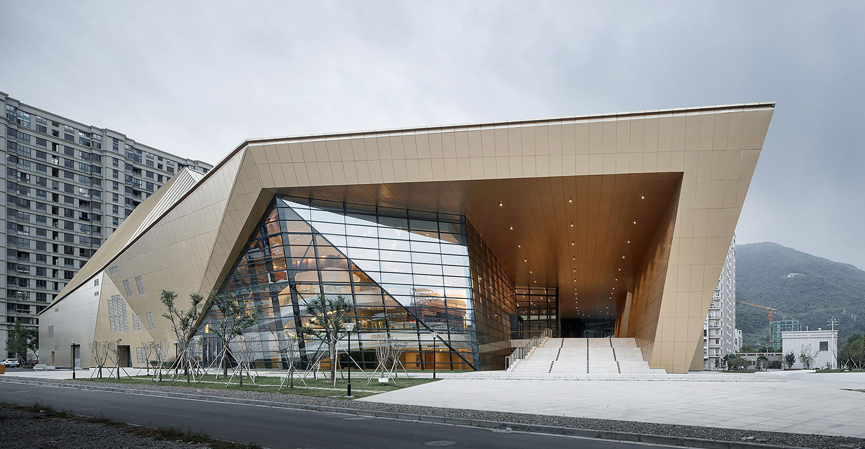 Sanmen Theater, China by UAD - 谷德设计网