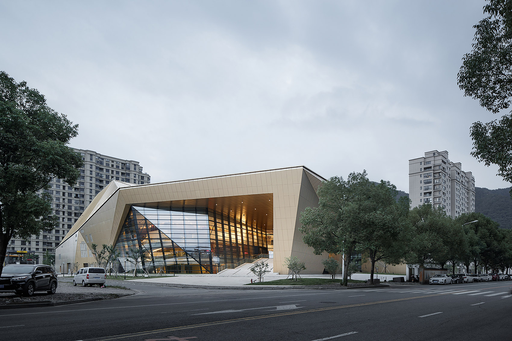 Sanmen Theater, China by UAD - 谷德设计网