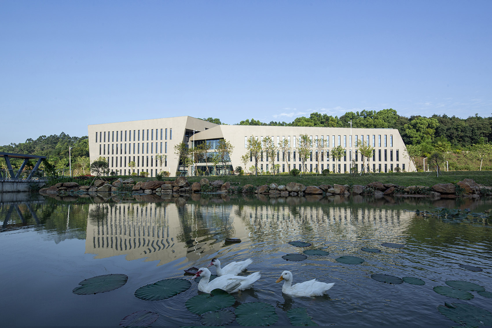 NetEase Guangzhou Headquarters, China by Atelier Y - 谷德设计网