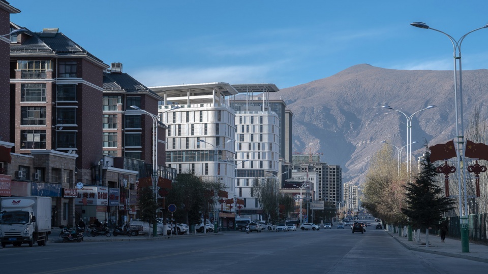 Tibet Woman’s and Children’s Hospital, China by BAZUO Architecture ...