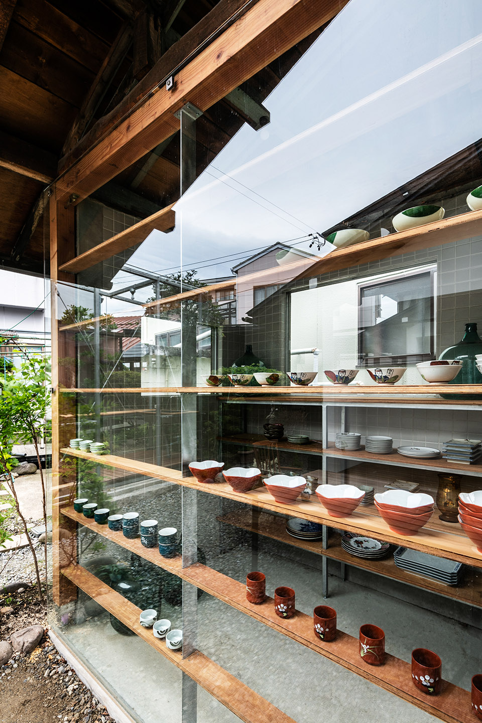 House with 6 annexes by Kiyoaki Takeda Architects - 谷德设计网