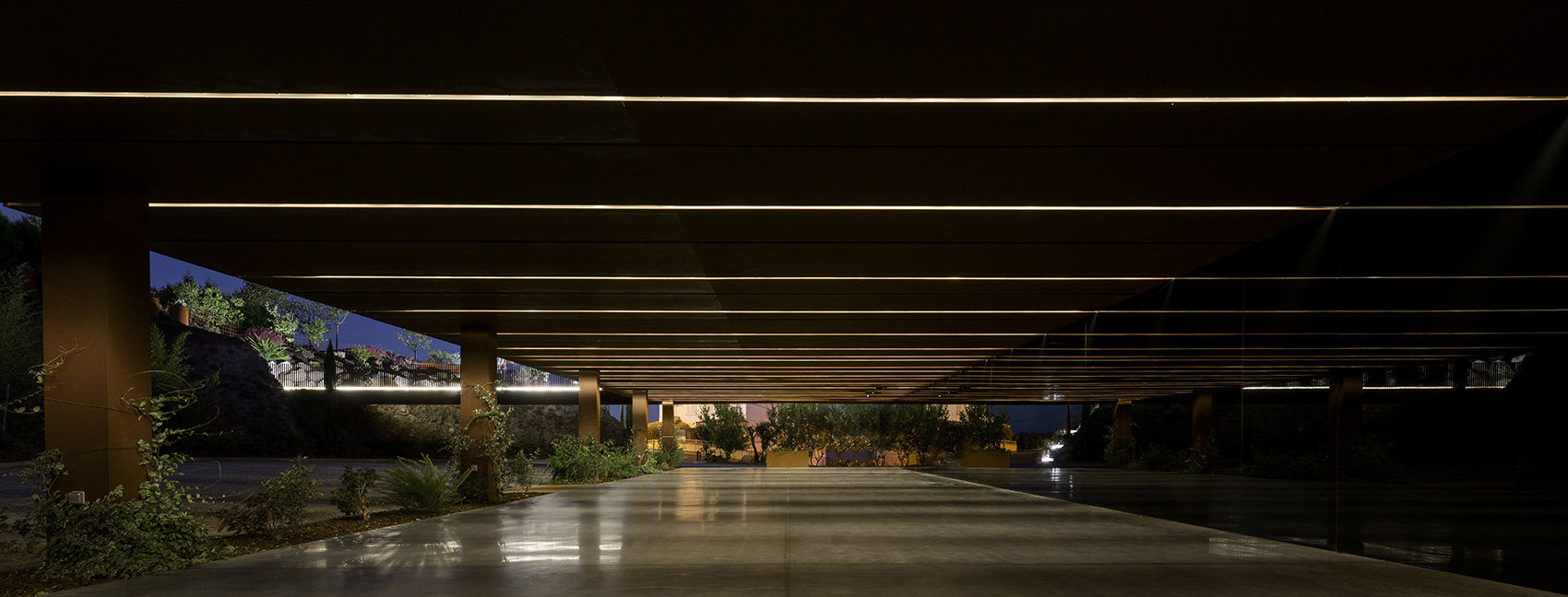 Suspended matter box, Portugal by MMVarquitectos - 谷德设计网