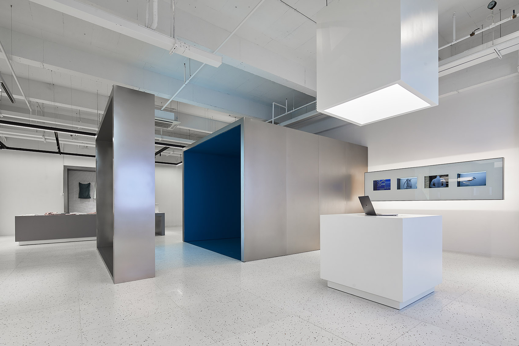 Santoni new Materials Experience Center in Shanghai by BYLU DESIGN - 谷德设计网