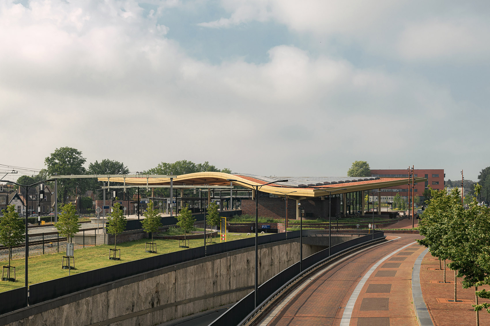 Assen Station by Powerhouse Company + De Zwarte Hond - 谷德设计网