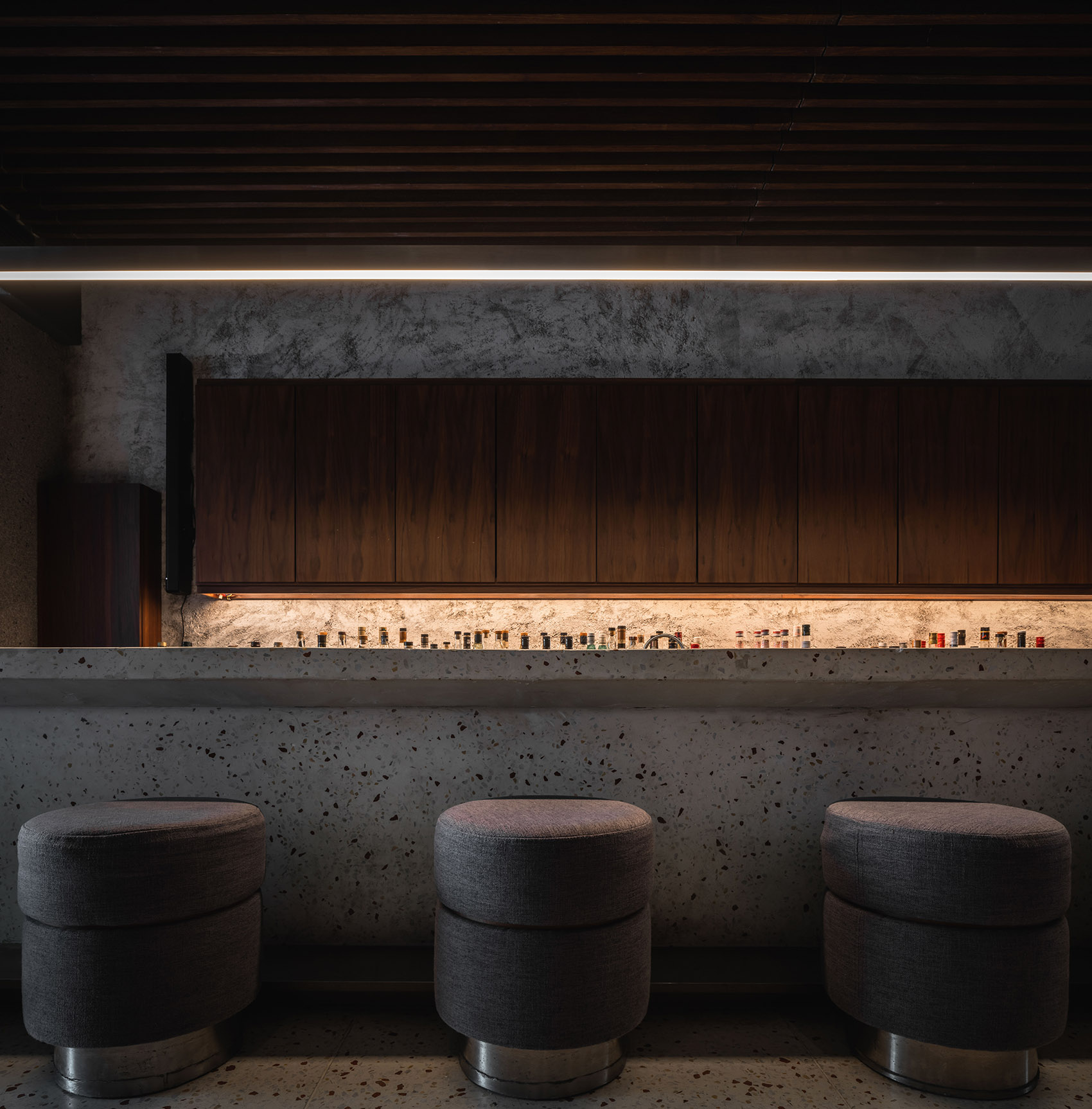 TWO BISTRO & BAR by iZ Design Studio - 谷德设计网