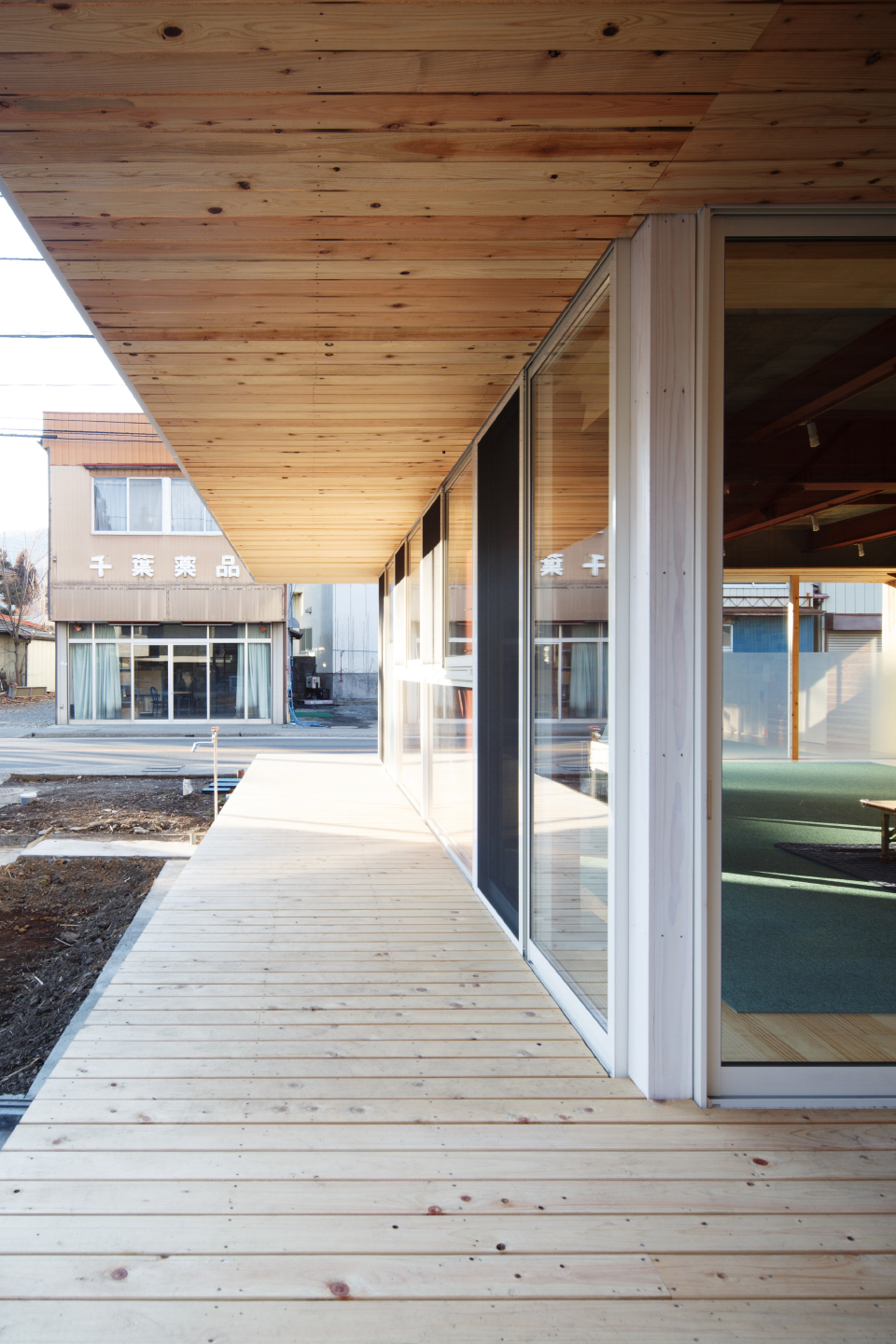 Renovation of former Fuji Ice Plant by Sakaushi Lab - 谷德设计网