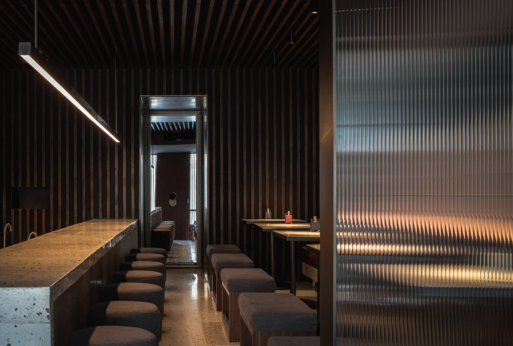 TWO BISTRO & BAR by iZ Design Studio - 谷德设计网