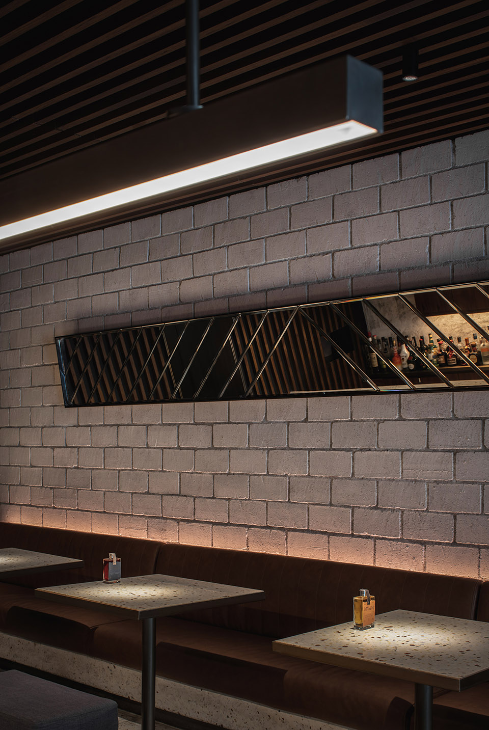 TWO BISTRO & BAR by iZ Design Studio - 谷德设计网