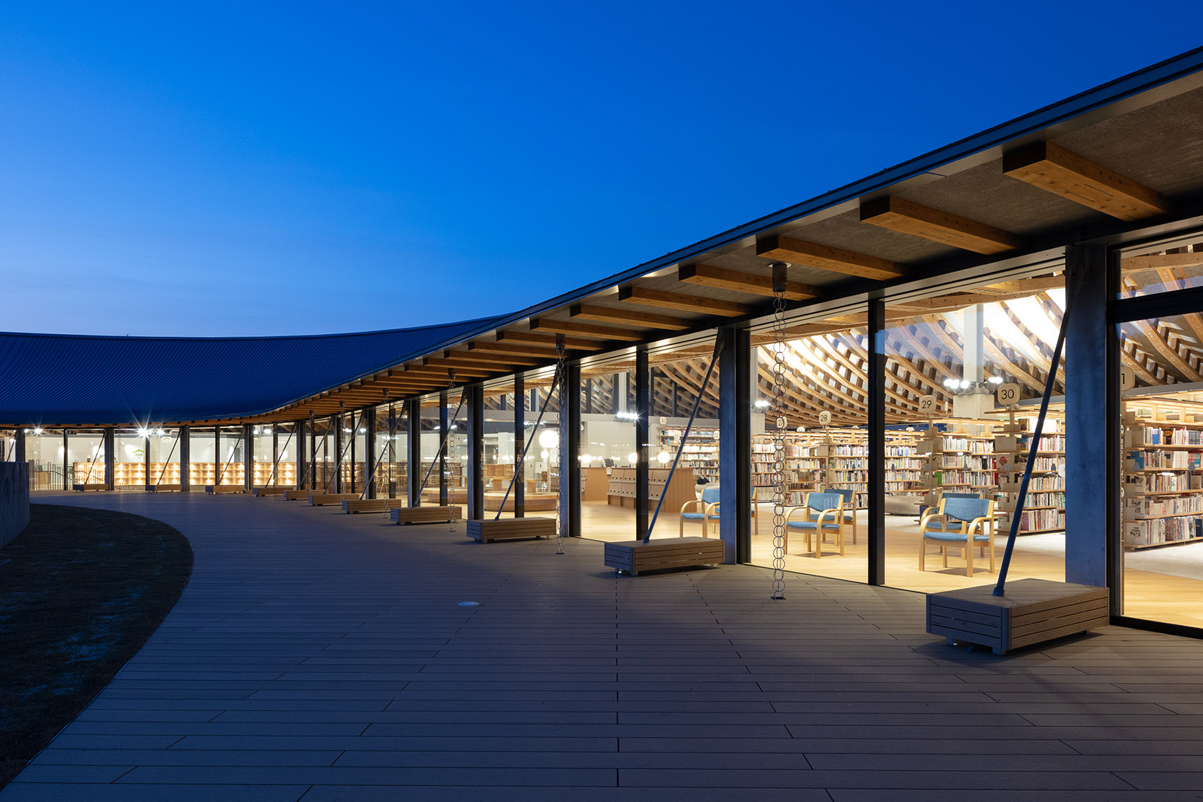 Amakusa Complex “KOKORASU” by Nikken Sekkei Ltd - 谷德设计网