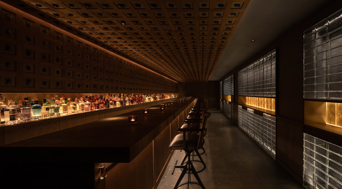A secret bar in a lively downtown, China by Atelier xy - 谷德设计网