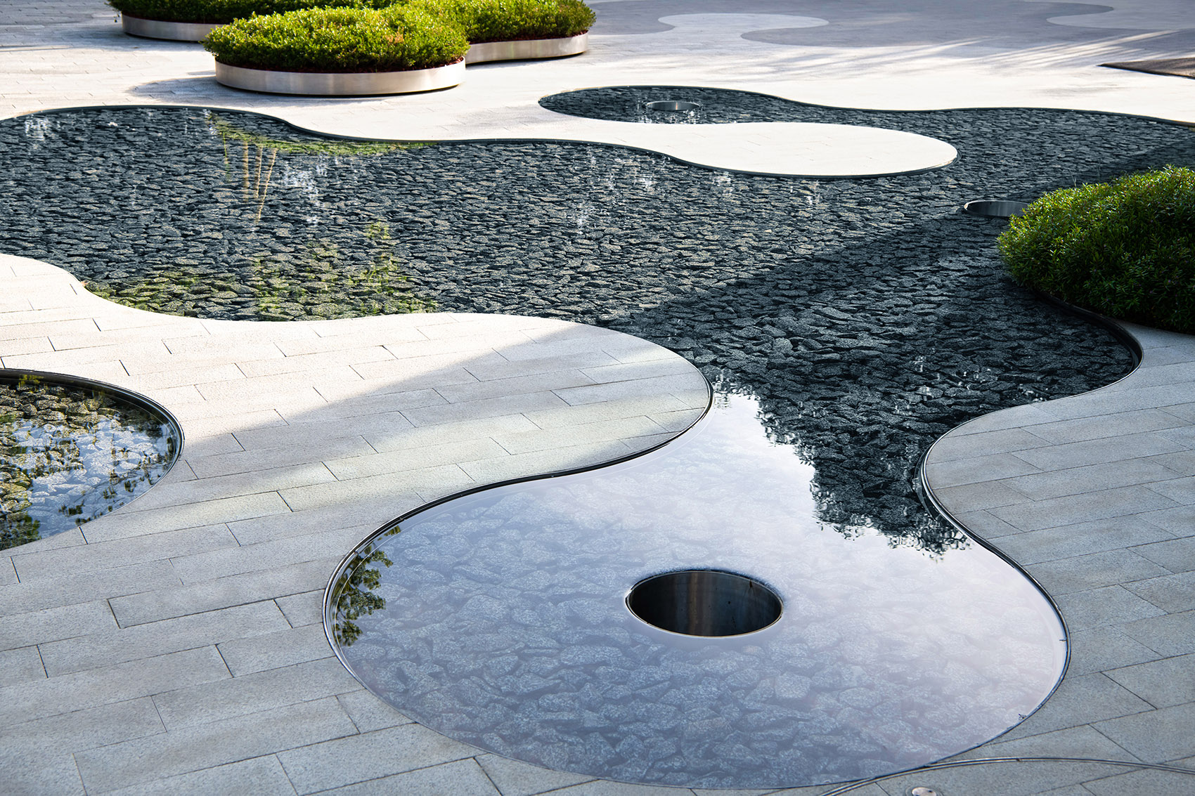 Hyperlane Chengdu, China by ASPECT Studios - 谷德设计网