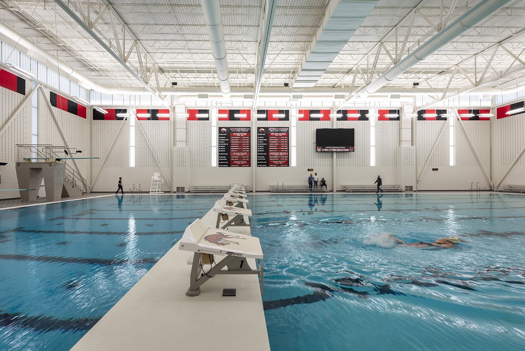 Jefferson High School Natatorium, United States by Cordogan Clark - 谷德设计网