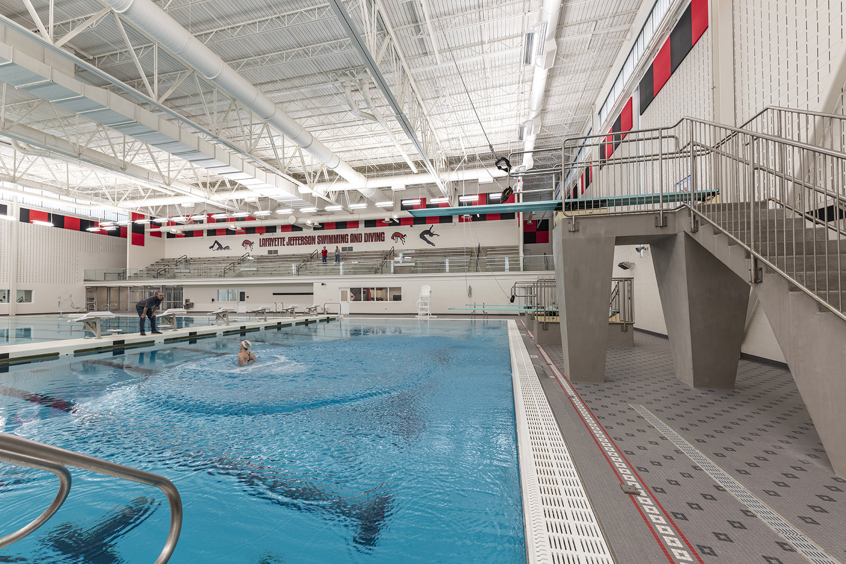 Jefferson High School Natatorium, United States by Cordogan Clark - 谷德设计网