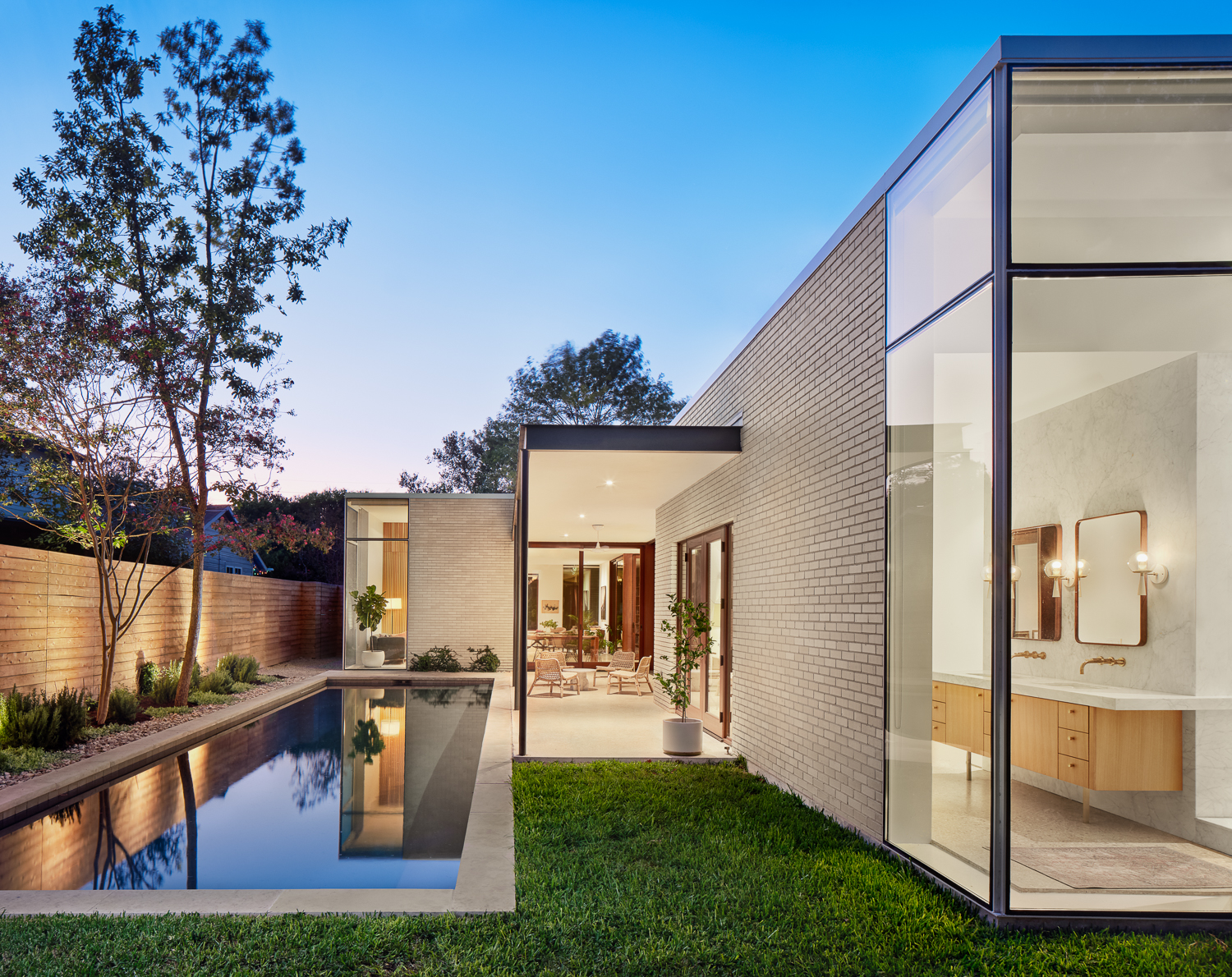 Hemlock Ave. House by Chioco Design - 谷德设计网