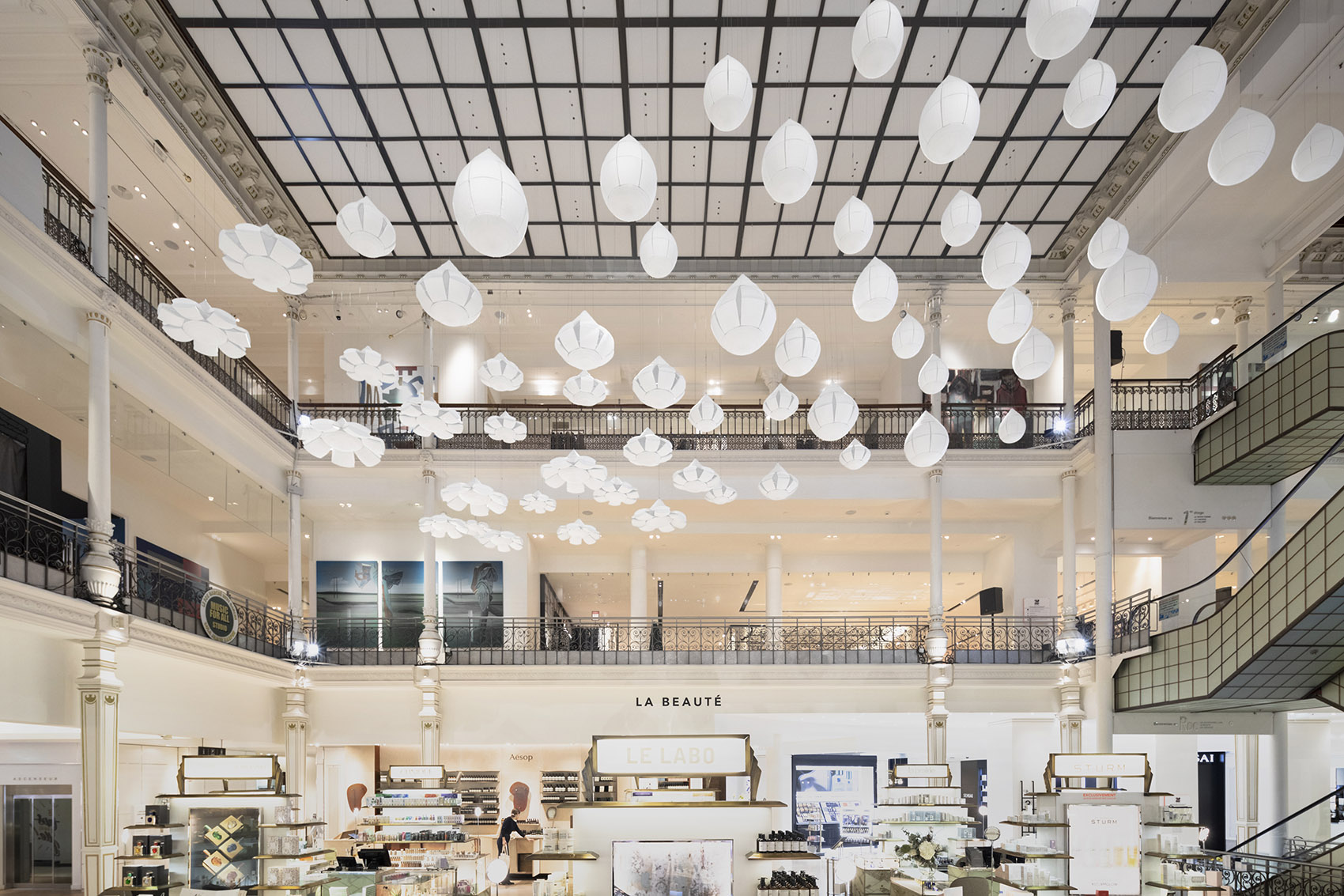 nendo’s white exhibition “ame nochi hana – rainy, later bloomy” for Le ...
