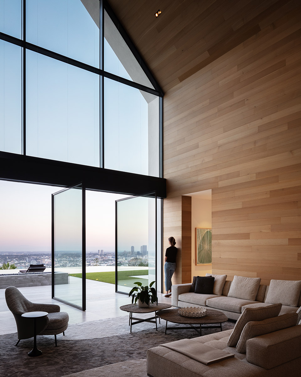 Swimming pool cantilevers from Los Angeles residence by Standard ...