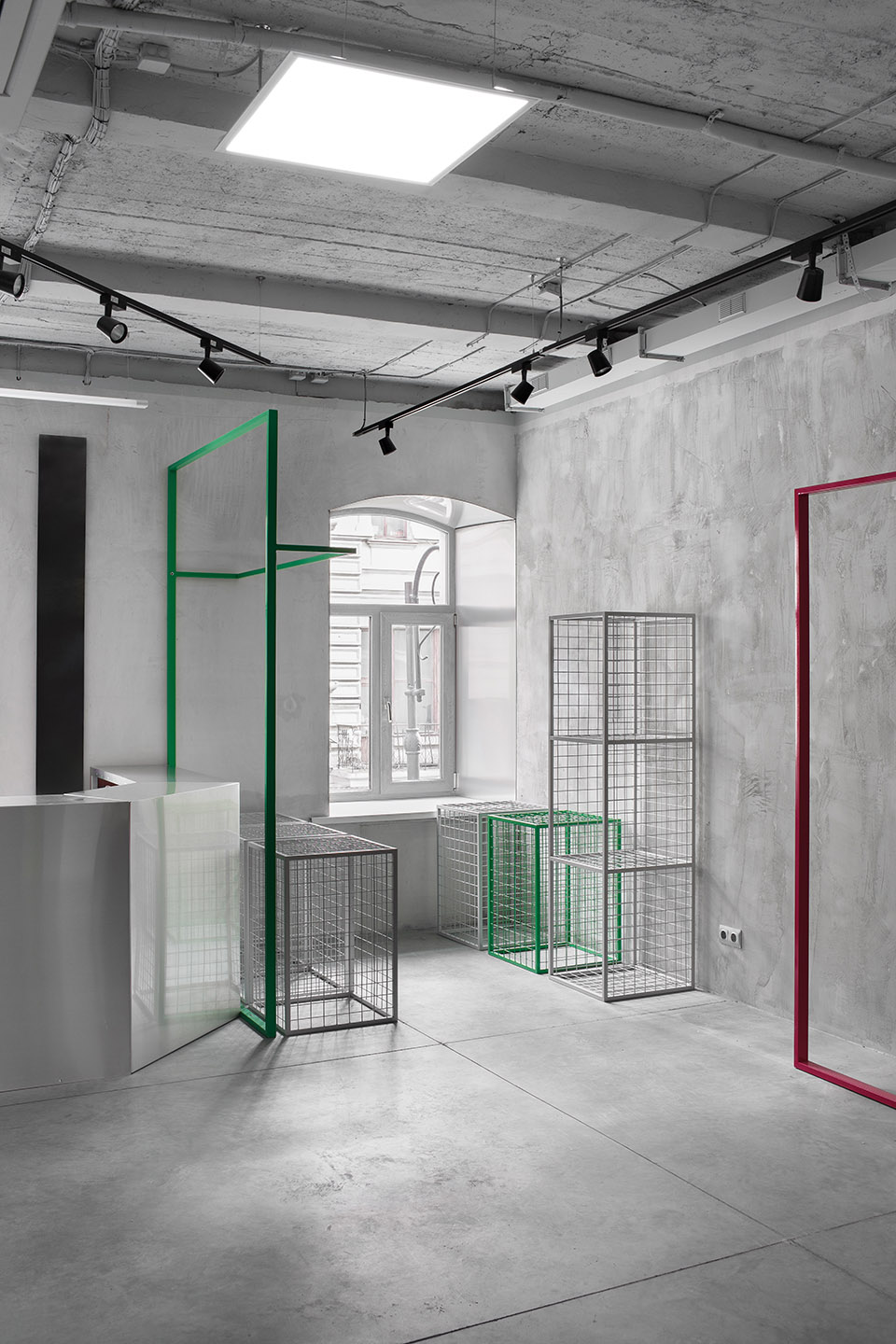 GALLERY GIF multi brand showroom, Russia by Miyao Design Studio - 谷德设计网