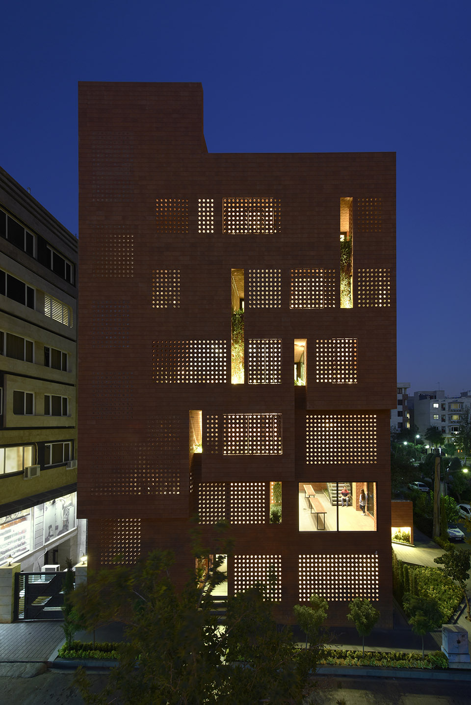 Kohan Ceram大楼，伊朗 / Hooba Design Group - 谷德设计网