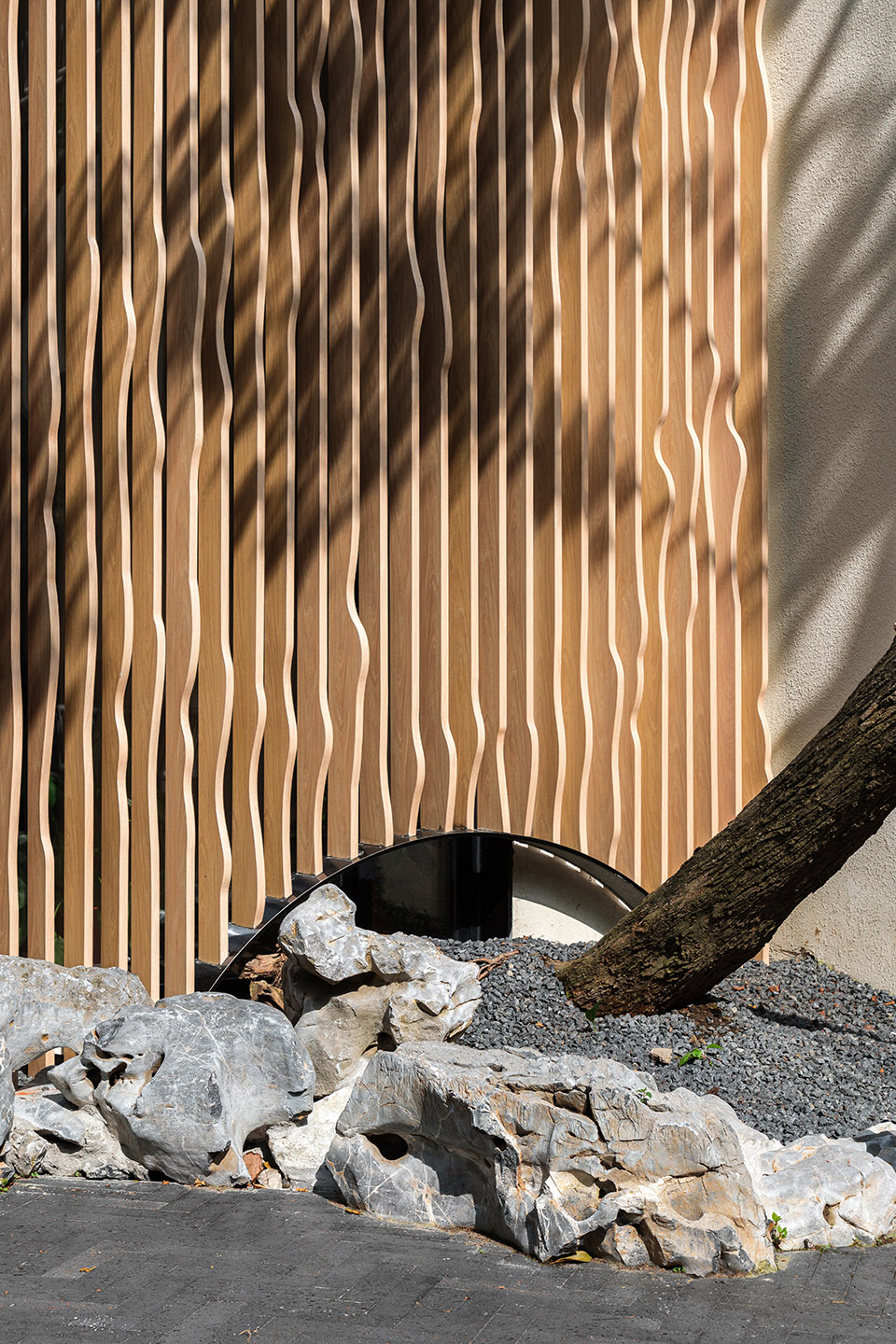 Hiding House, Shanghai, China by Wutopia Lab - 谷德设计网