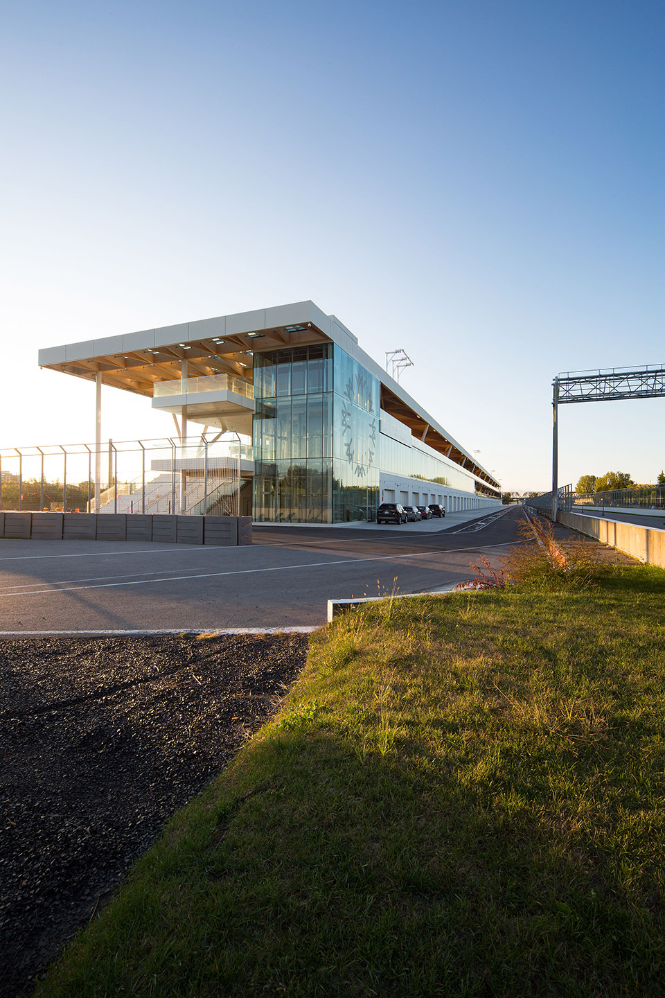 F1 Paddock Montreal by Les architectes FABG - 谷德设计网