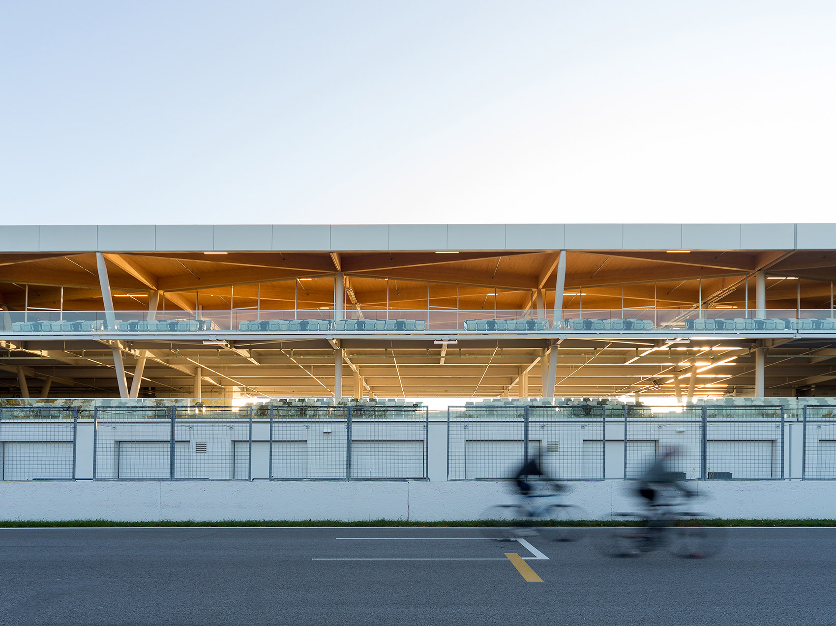 F1 Paddock Montreal by Les architectes FABG - 谷德设计网