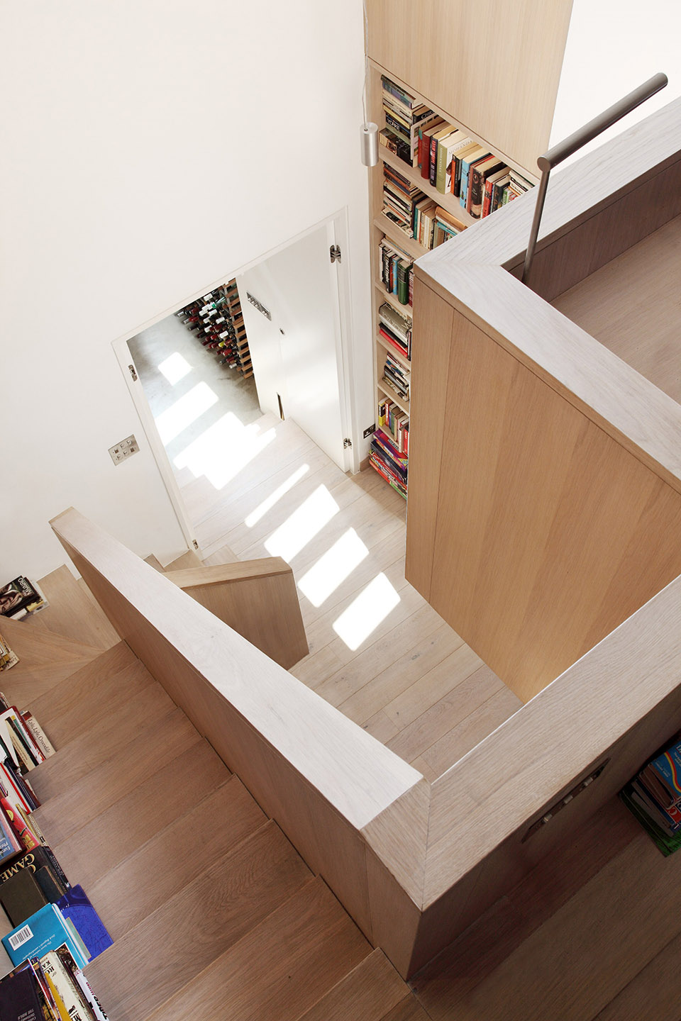 Book Tower House by Platform 5 Architects - 谷德设计网