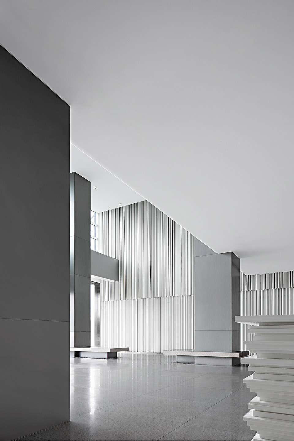 The lobby space design of Dongyu logistics office building, China by WE ...