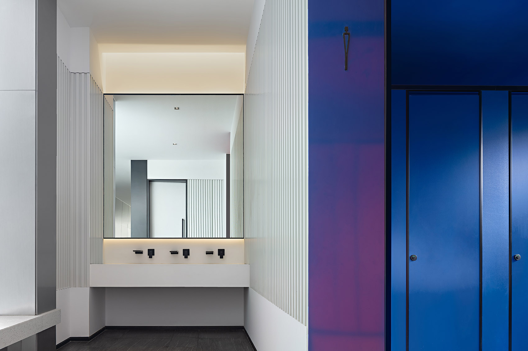 The lobby space design of Dongyu logistics office building, China by WE ...