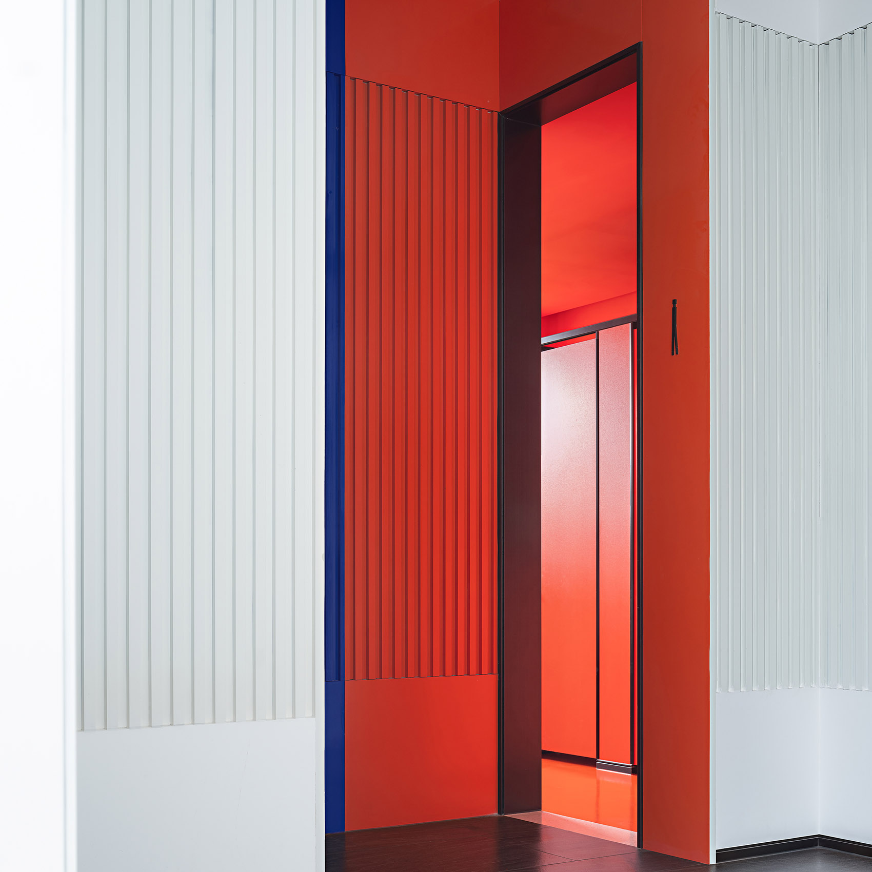 The lobby space design of Dongyu logistics office building, China by WE ...