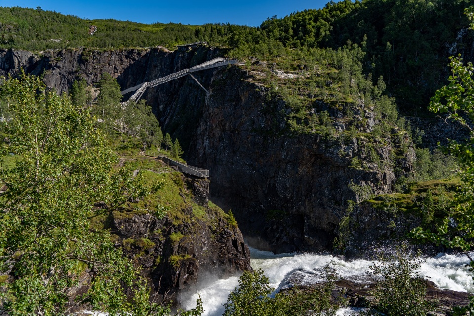 Step bridge at Vøringsfossen, Norway by Carl-Viggo Hølmebakk - 谷德设计网