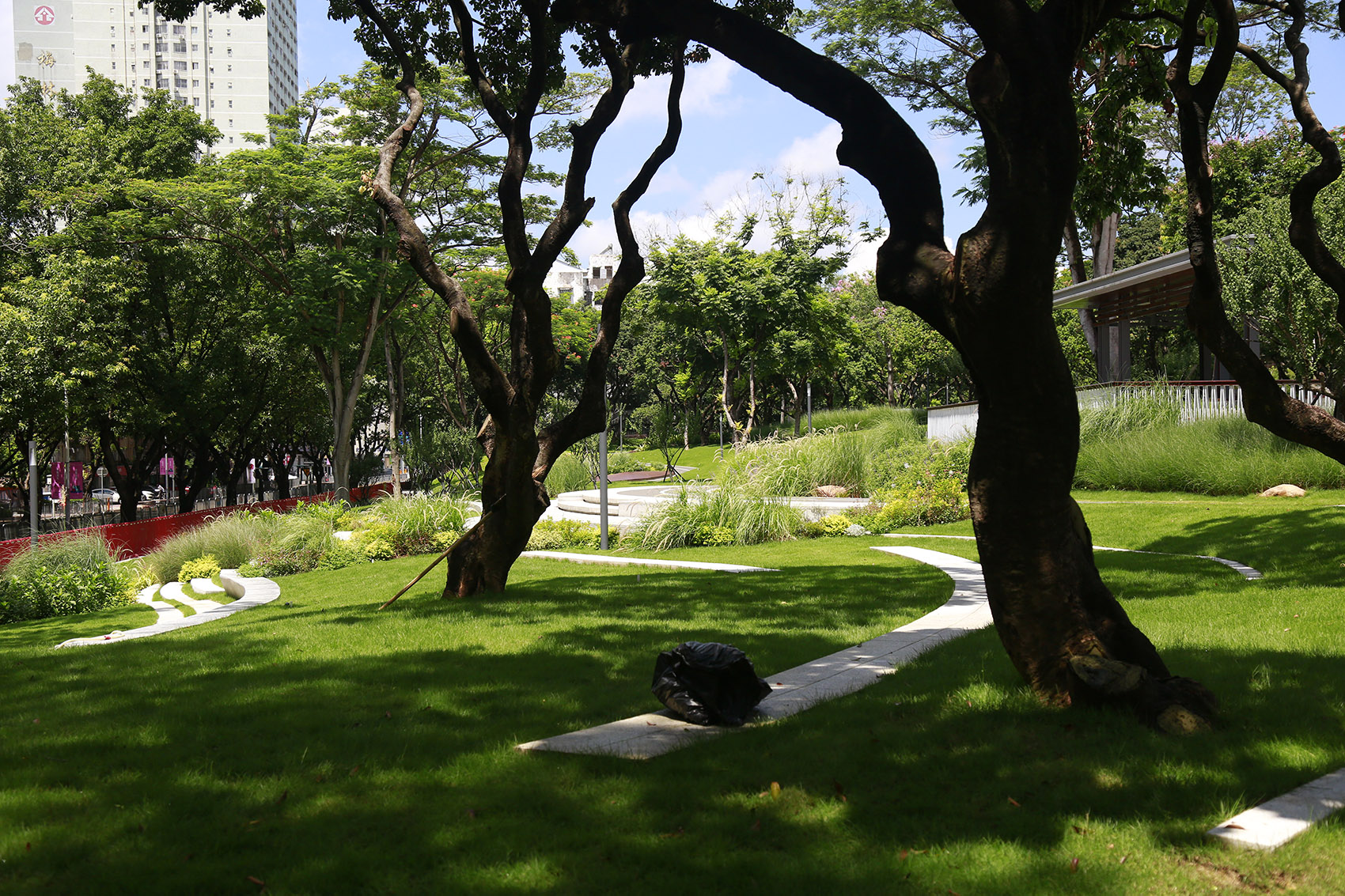 Zhongkang Community Regeneration Ideal Park, Shenzhen, China by WENKE ...