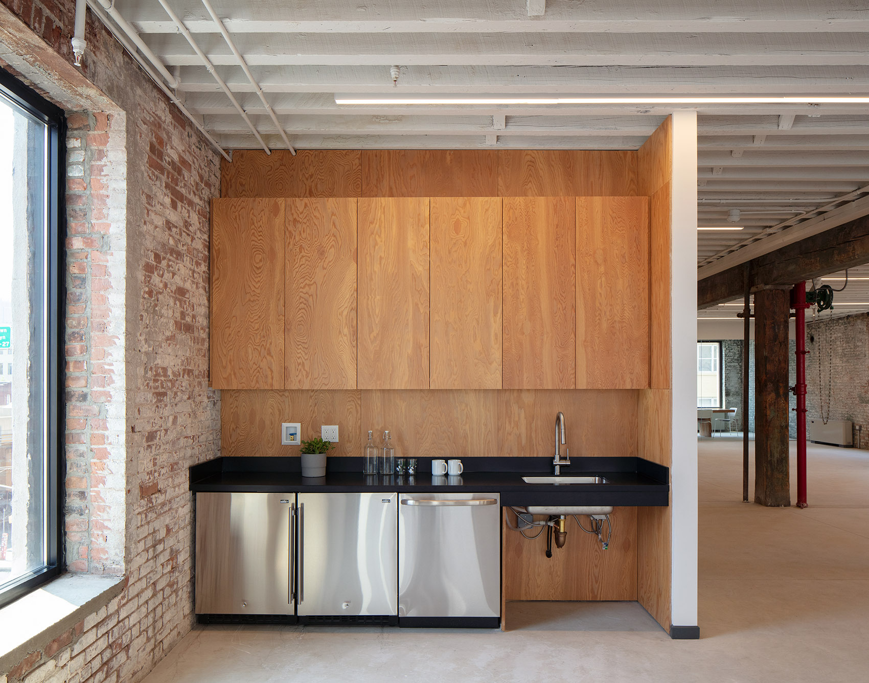 Renovation & redesign of masonry factory at Brooklyn by Worrell Yeung ...