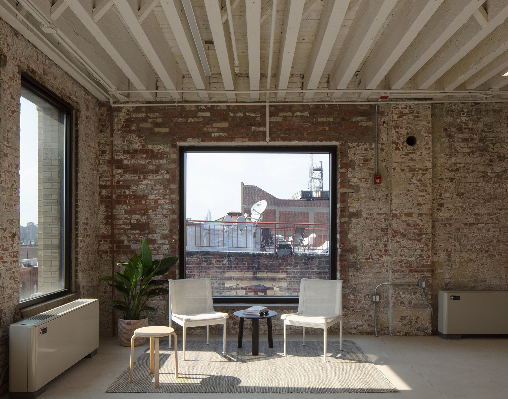 Renovation & redesign of masonry factory at Brooklyn by Worrell Yeung ...