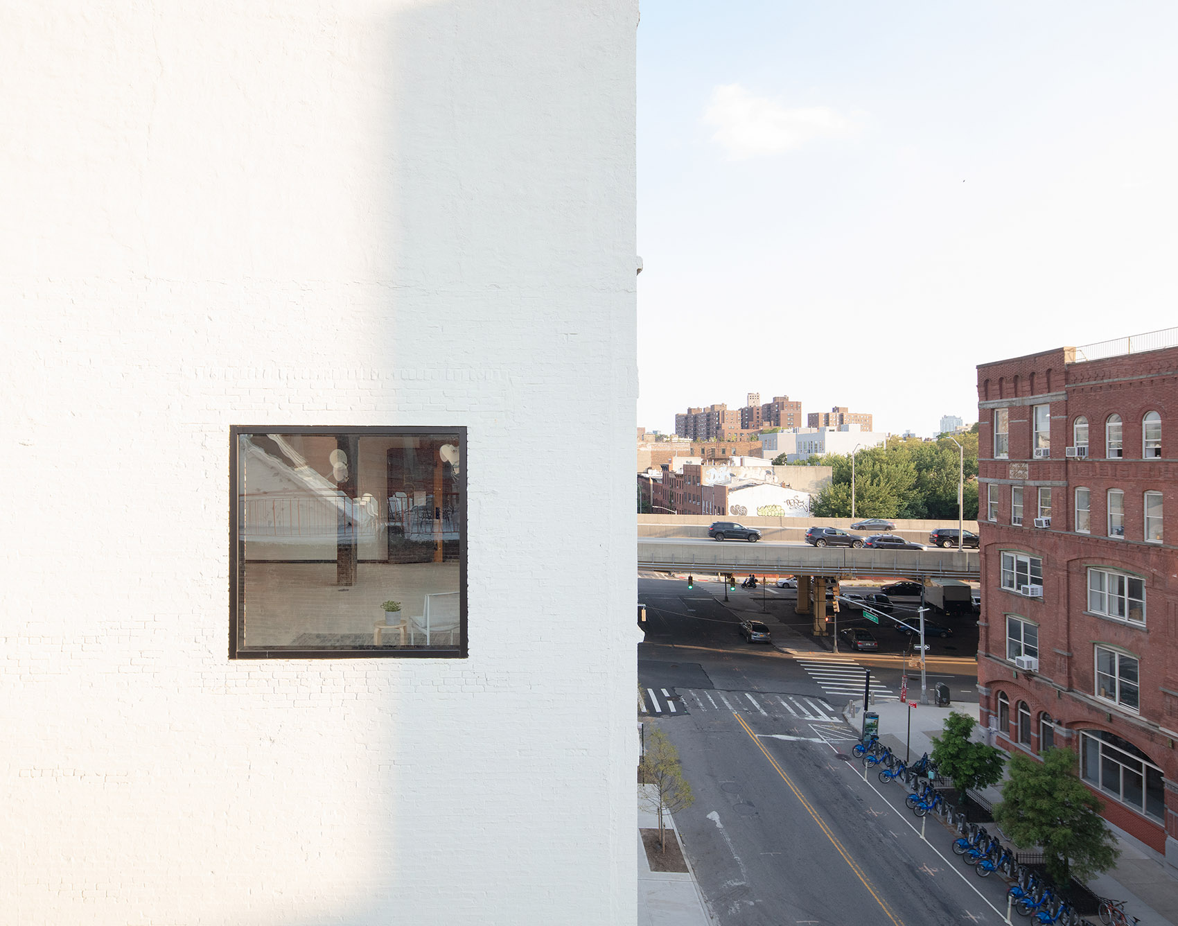 Renovation & redesign of masonry factory at Brooklyn by Worrell Yeung ...