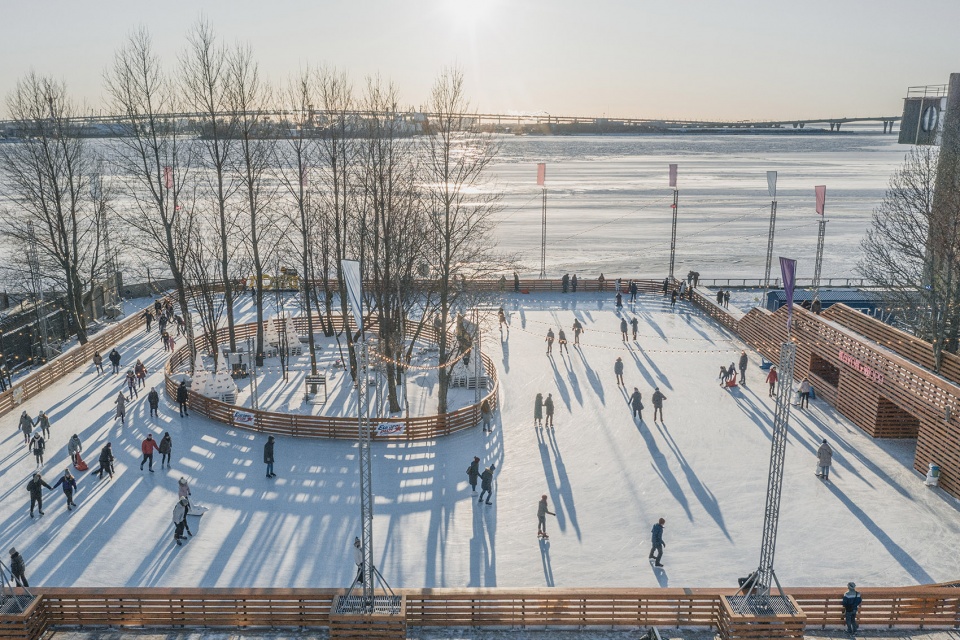 Ice Rink by the Sea by AB CHVOYA - 谷德设计网