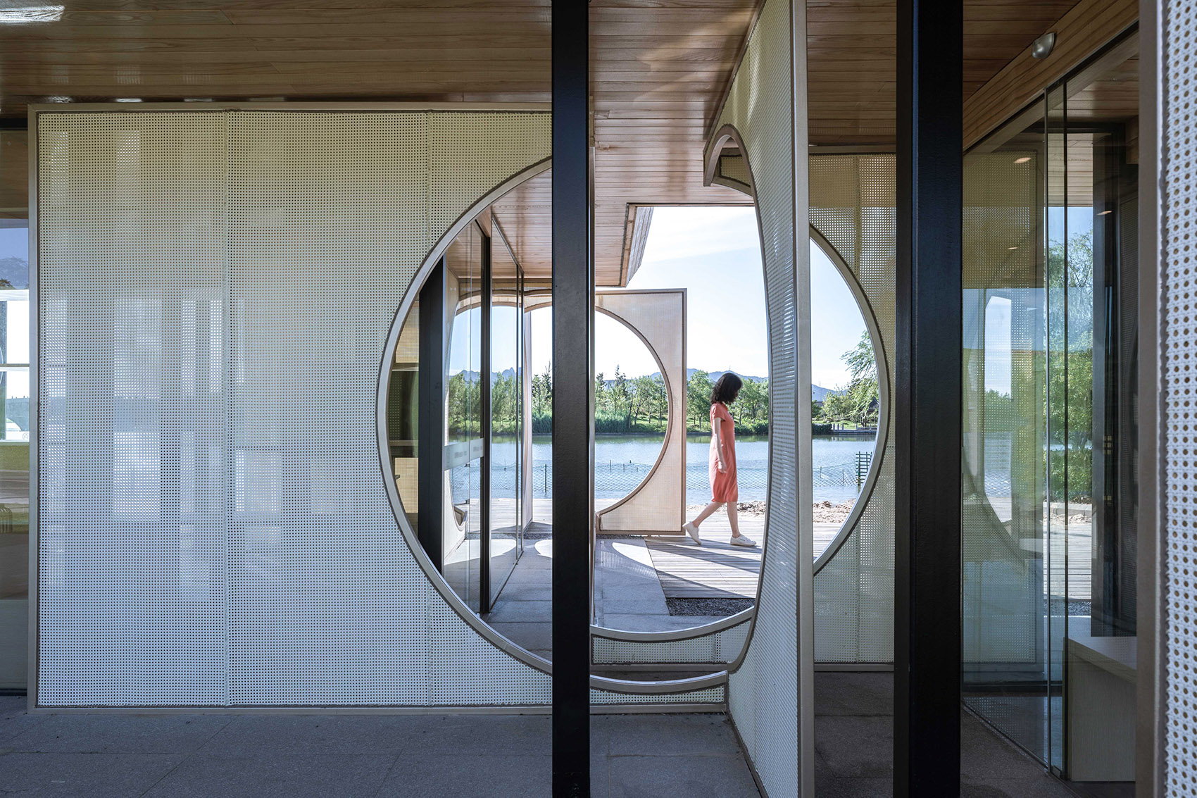 Screen Pavilion – Dingshan Pavilio in Xianghu, China by Ray&Emilio ...