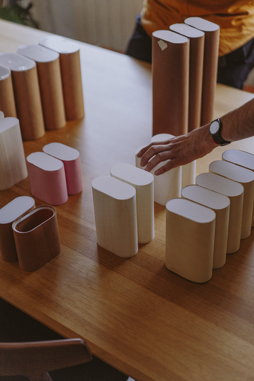 The bookish light by MUT - 谷德设计网