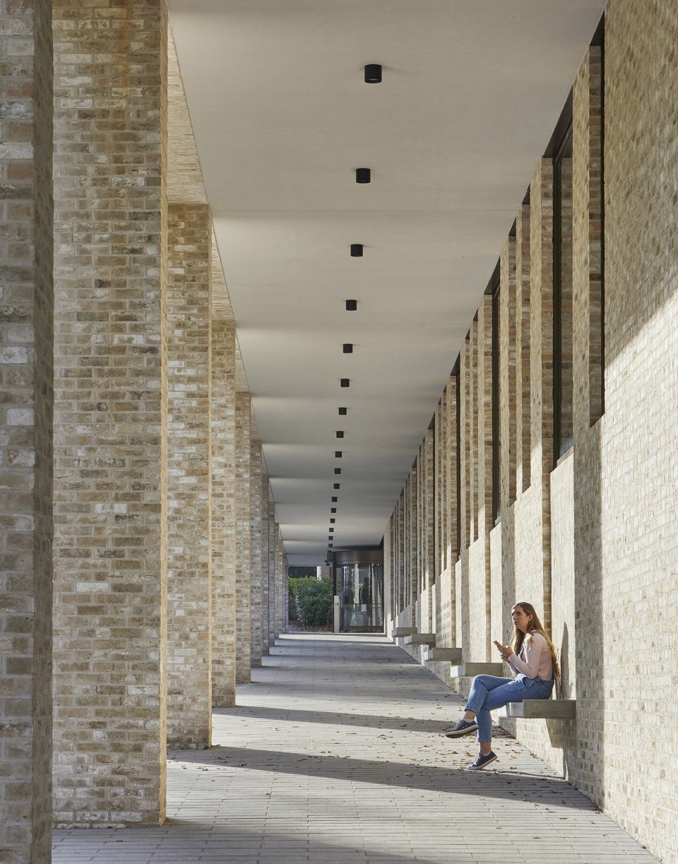 University of Roehampton Library by Feilden Clegg Bradley Studios - 谷德设计网