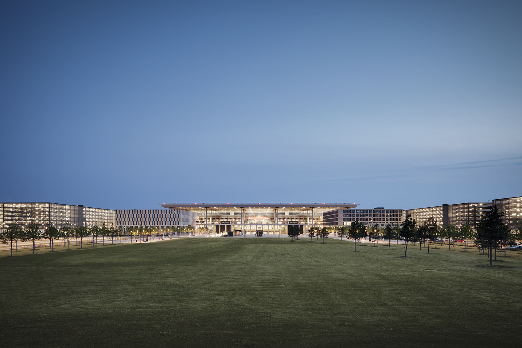 Ready for Take-off：Air traffic starting at BER by gmp - 谷德设计网