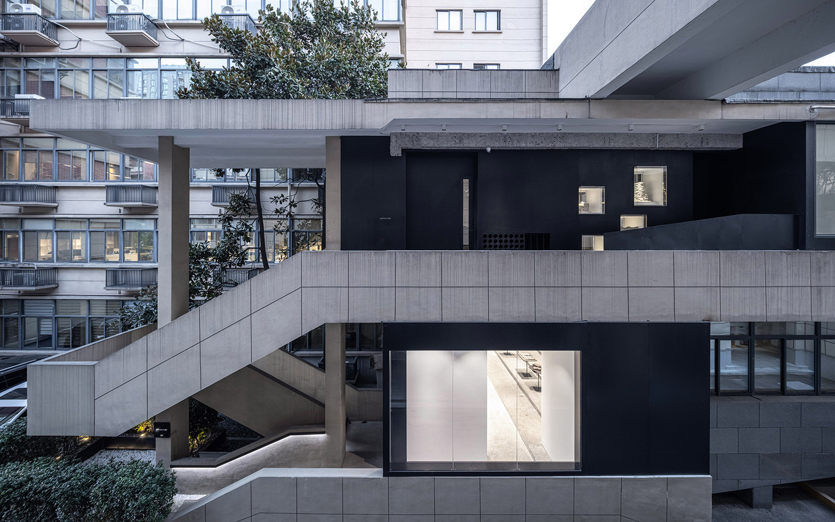 line+work: A growing black box – office renovation project - 谷德设计网