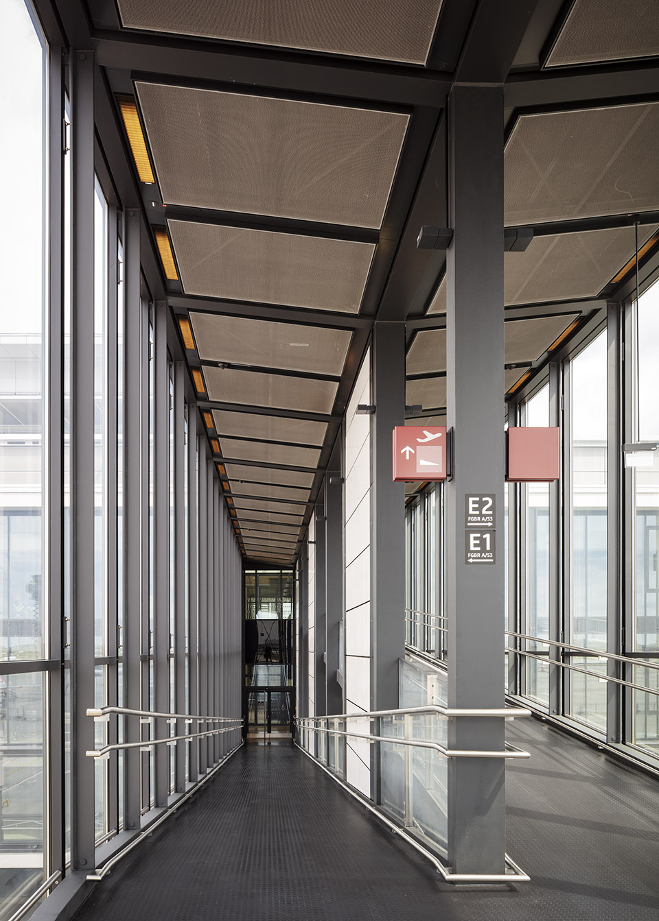 Ready for Take-off：Air traffic starting at BER by gmp - 谷德设计网