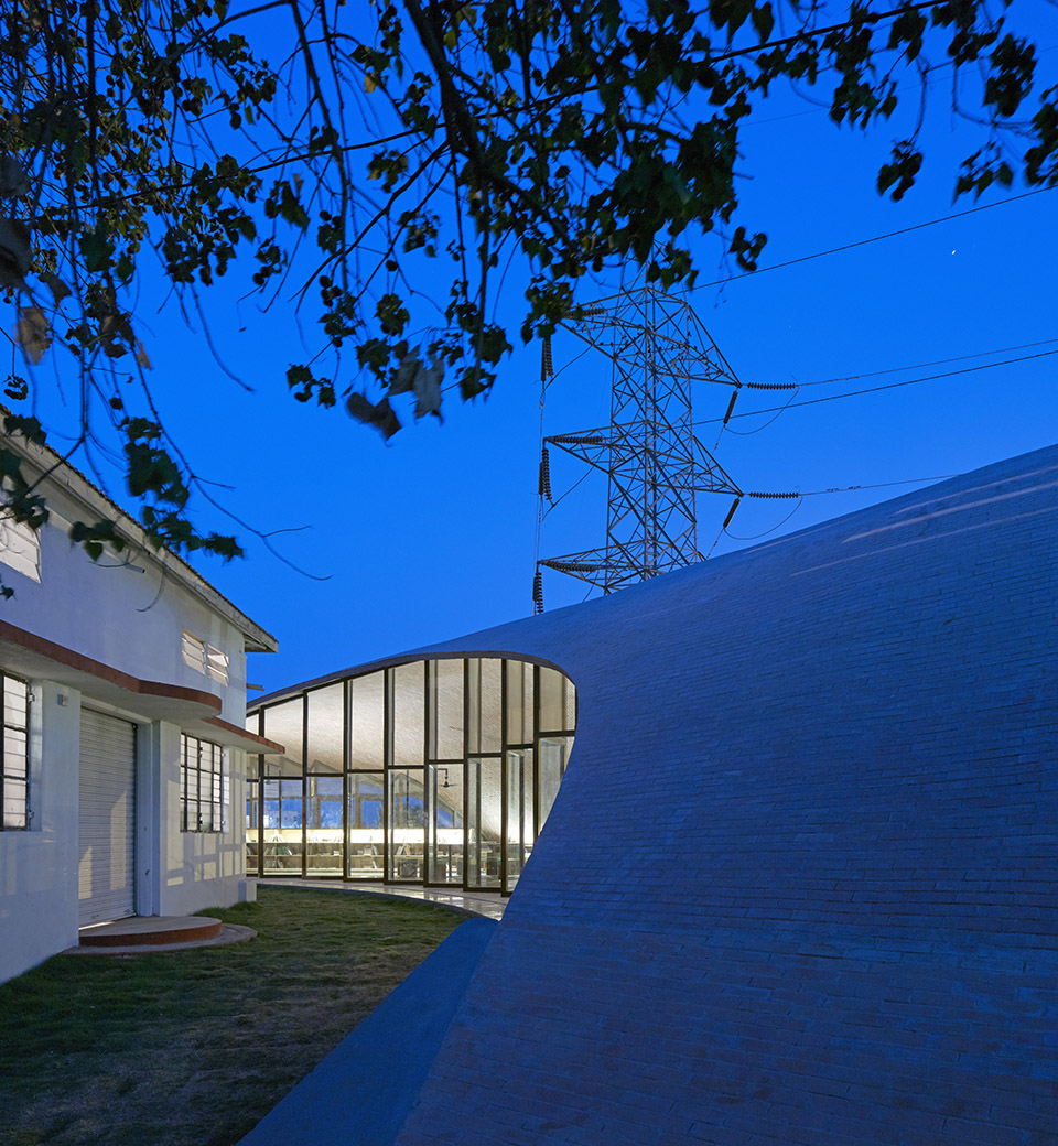 Maya Somaiya Library, Sharda School by Sameep Padora & Associates - 谷德设计网