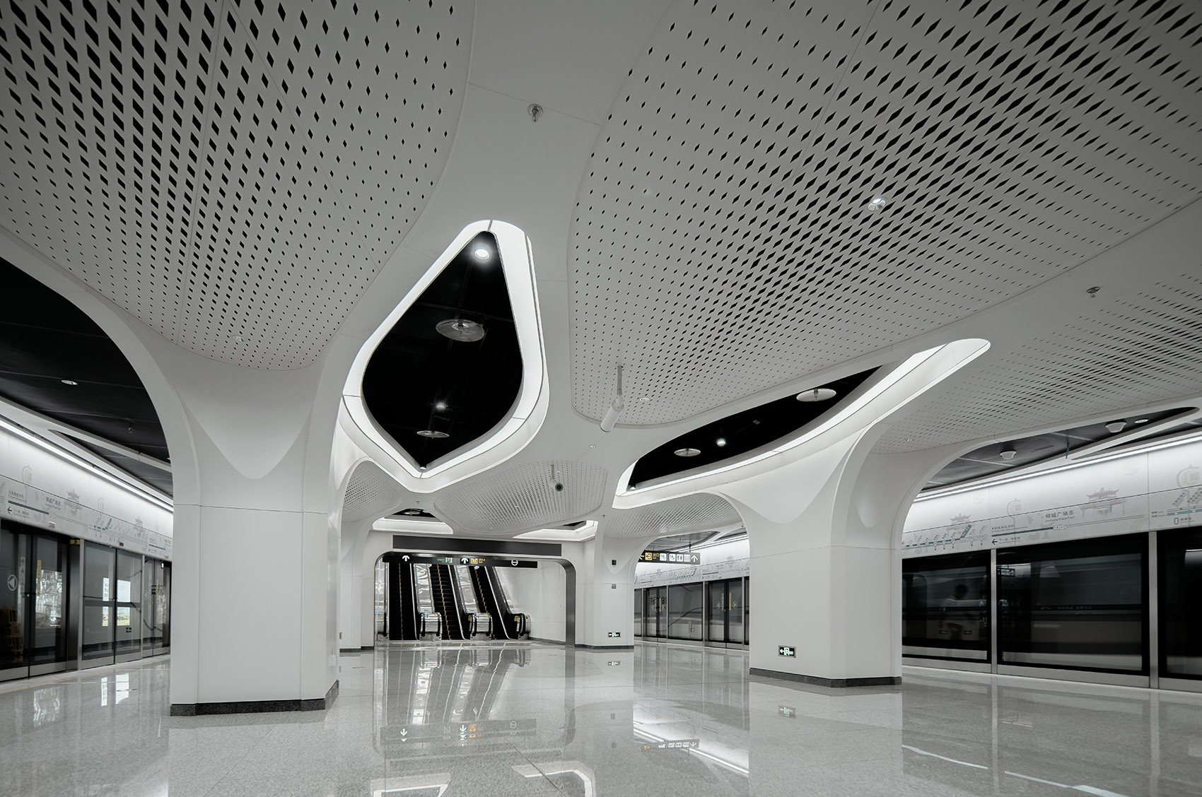 Chengdu Metro Line 18, China by J&A - 谷德设计网