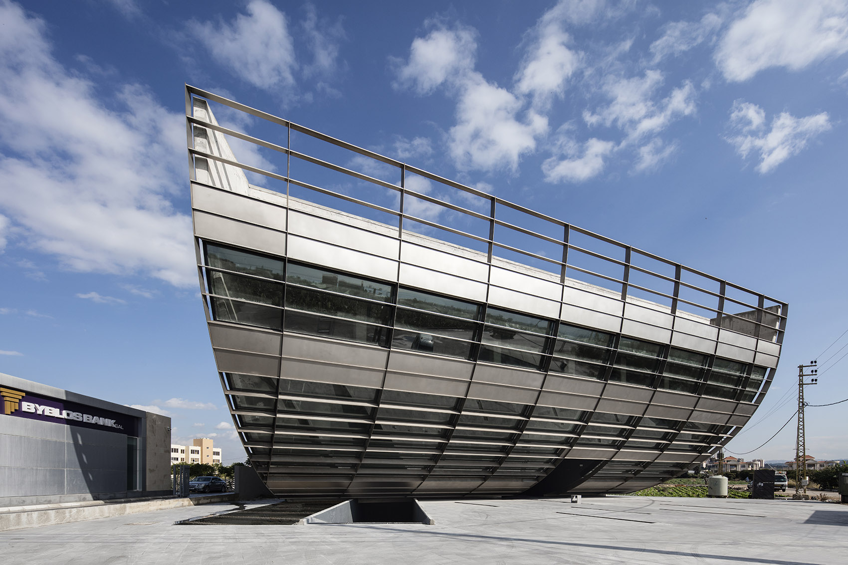 LSB Regional Headquarters by Domaine Public Architects - 谷德设计网