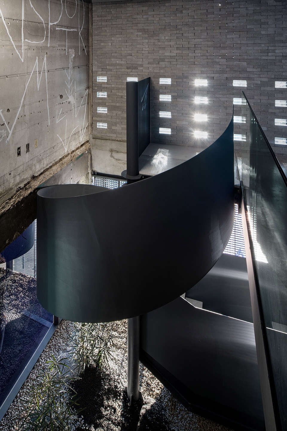 KOLON SPORT Hannam Store by Studio Fragment - 谷德设计网