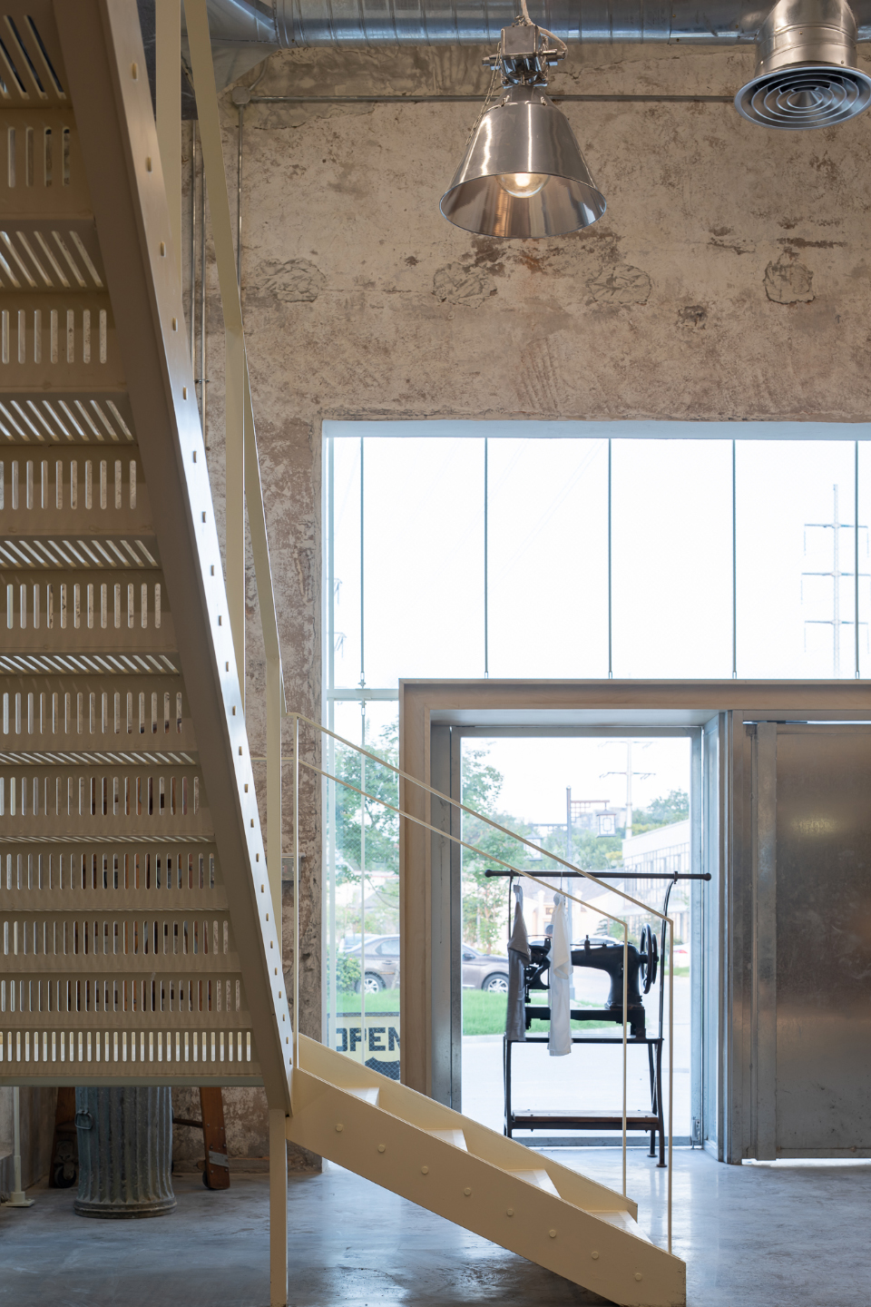 LABOUR UNION FASHION STUDIO by triostudio - 谷德设计网
