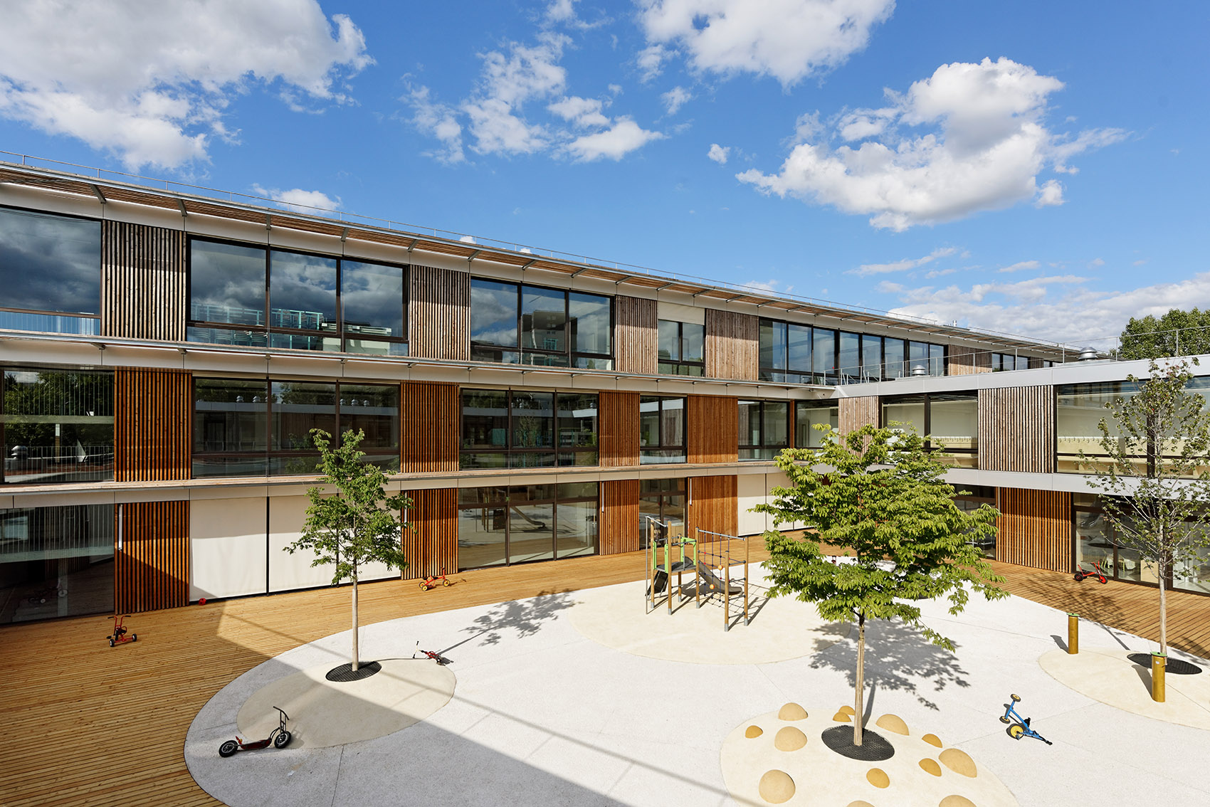 School Center and Leisure Activity Center in Antony by Dietmar ...